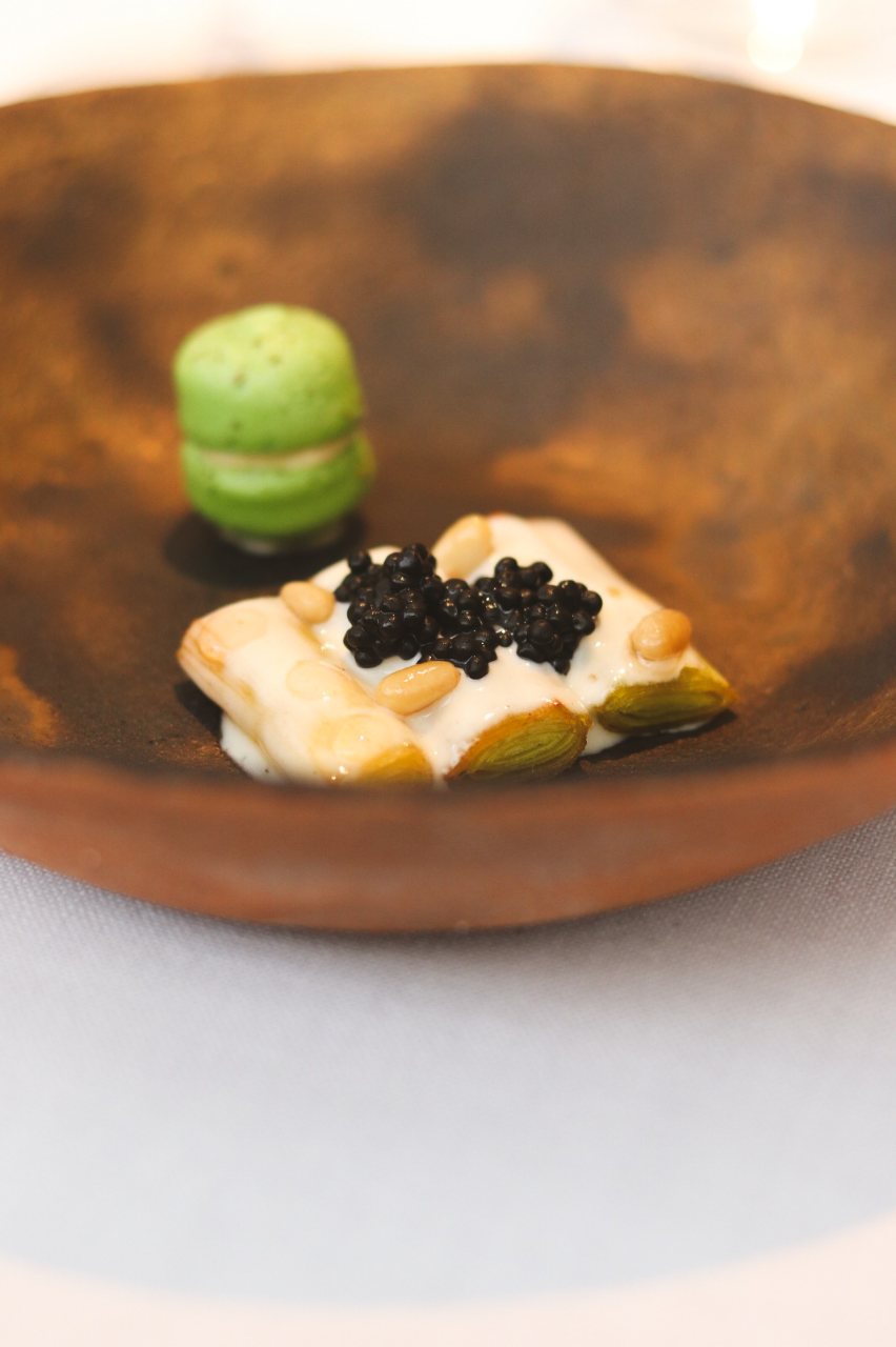 Tender leek, roe, and beurre blanc - Restaurante Ababol